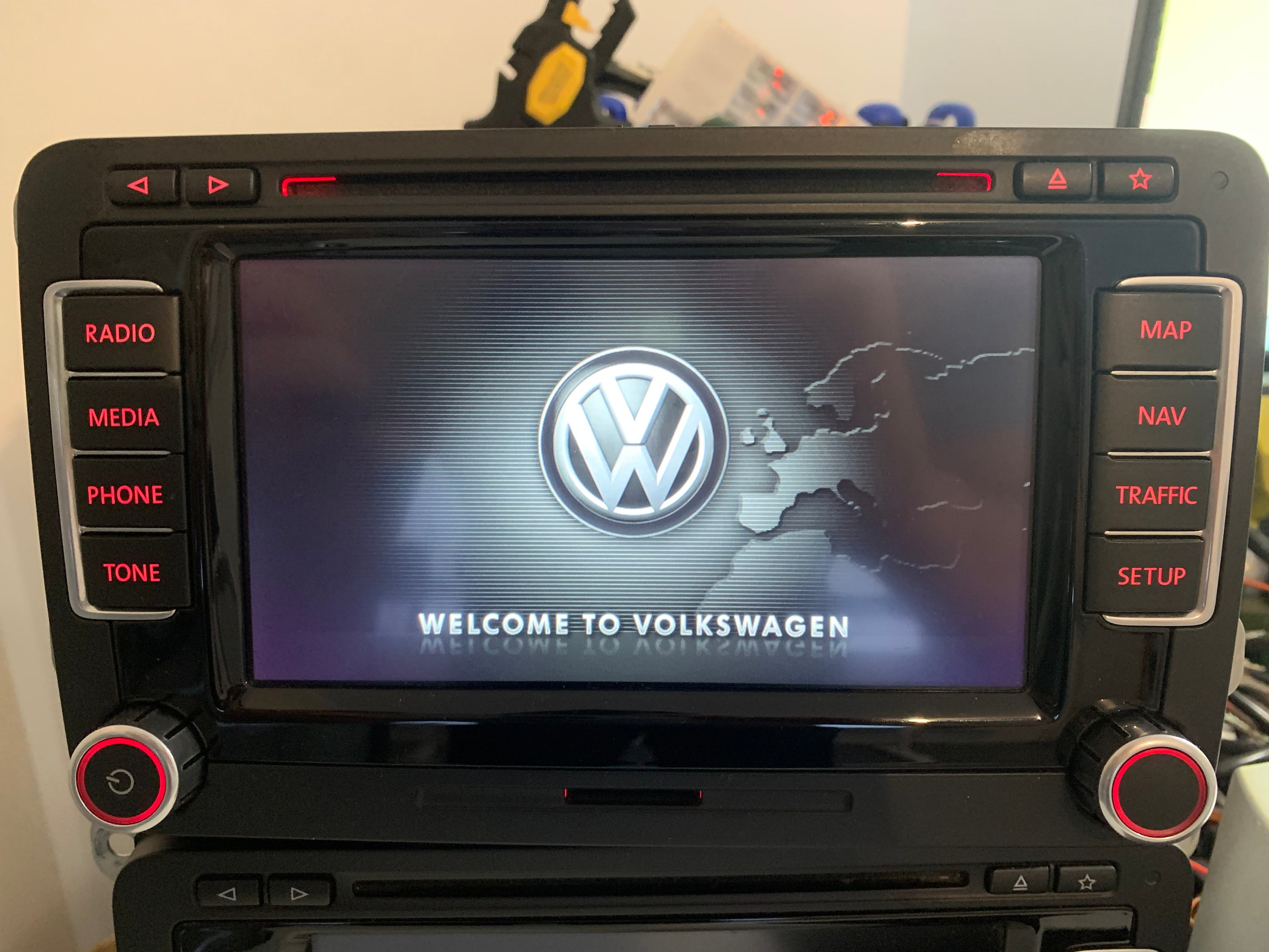 1T0035680R VW RNS 510 Navigationssystem Volkswagen RNS510 EU Karten un ...